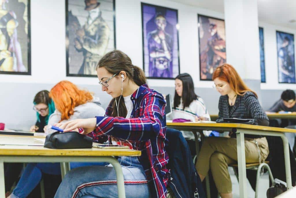 Contacto | Escola Joso | Centro de Cómic y Artes Visuales