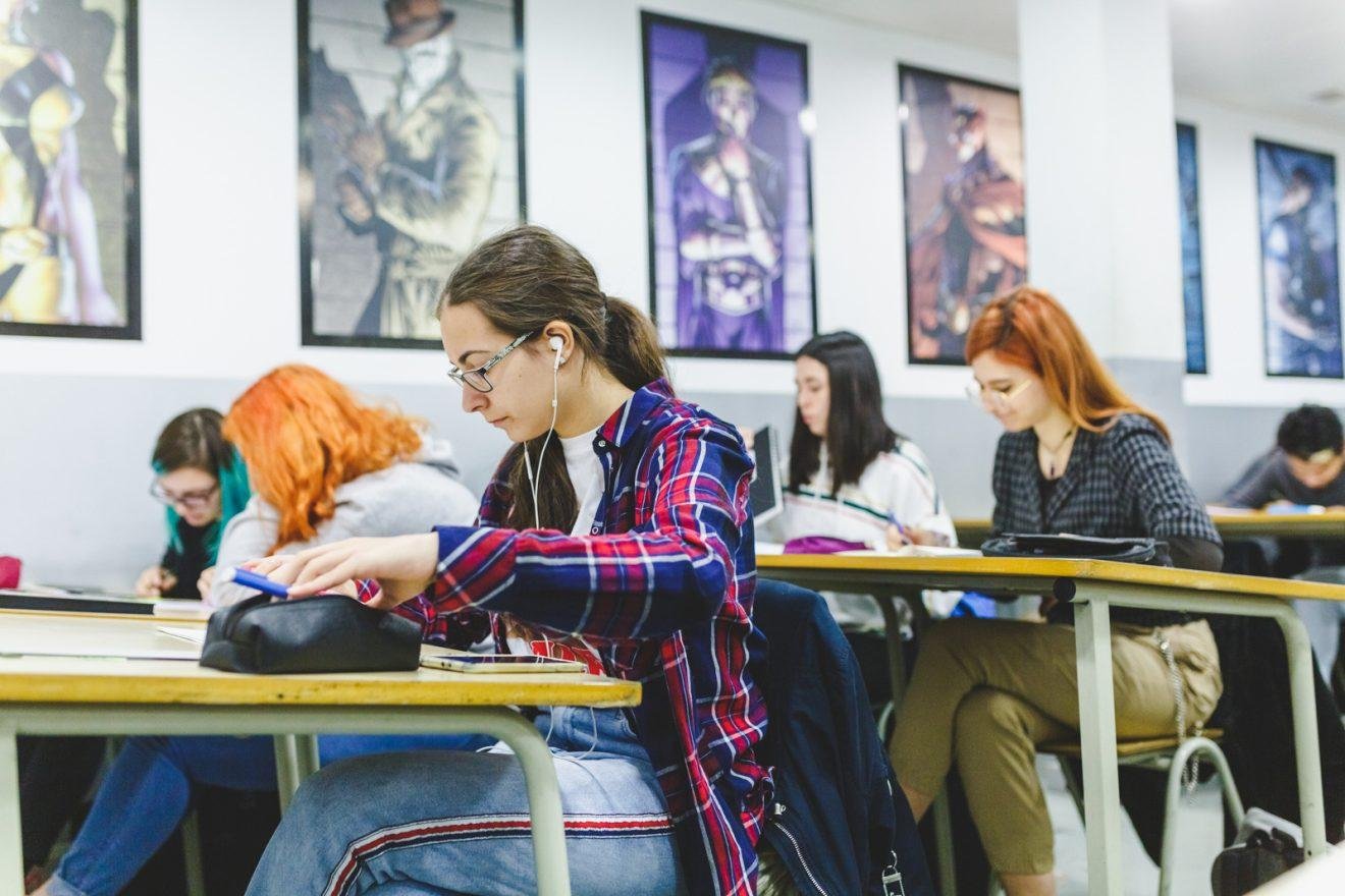 Contacto | Escola Joso | Centro de Cómic y Artes Visuales